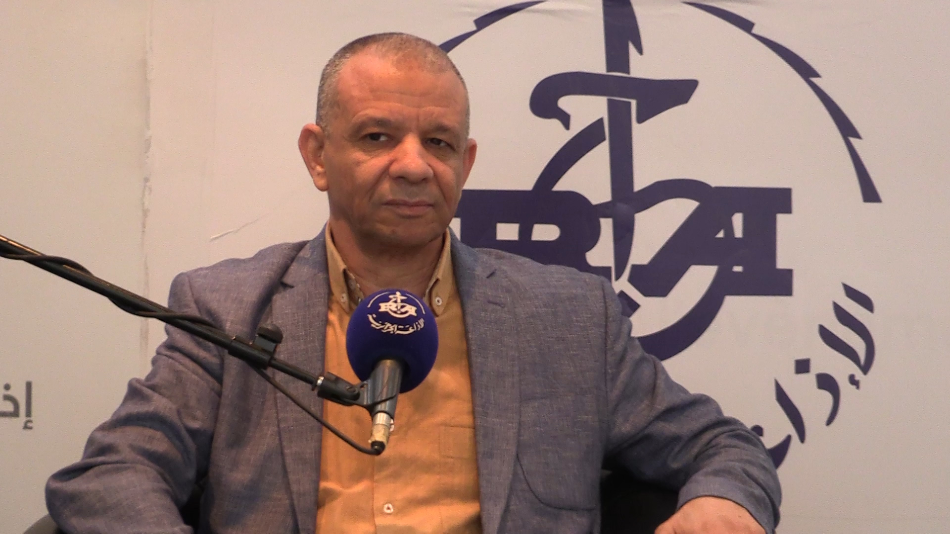 بن قرينة لفوروم الإذاعـة : نـتوقع مشاركة 11 مليون جـزائري في استفتاء ...