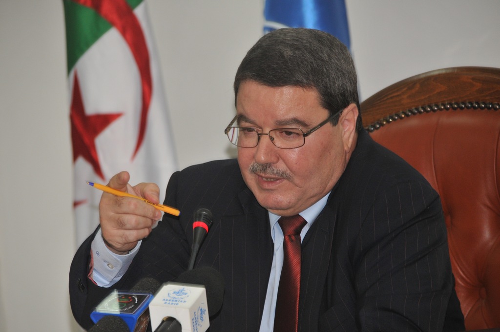 Le général-major Abdelghani Hamel inspecte des unités opérationnelles ...